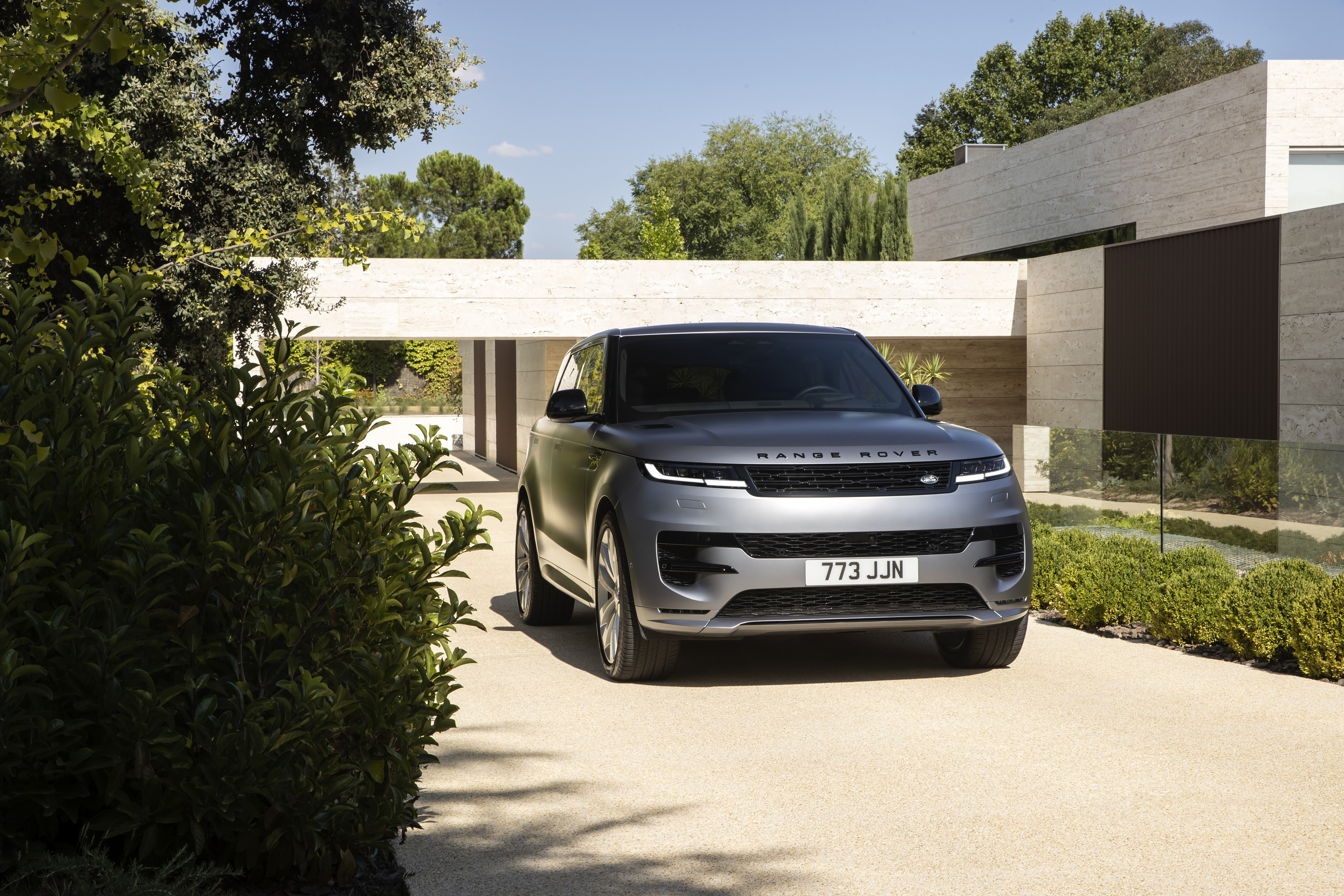 RANGE ROVER SPORT DYNAMIC HSE P400 Eiger Grey Land Rover Media Newsroom