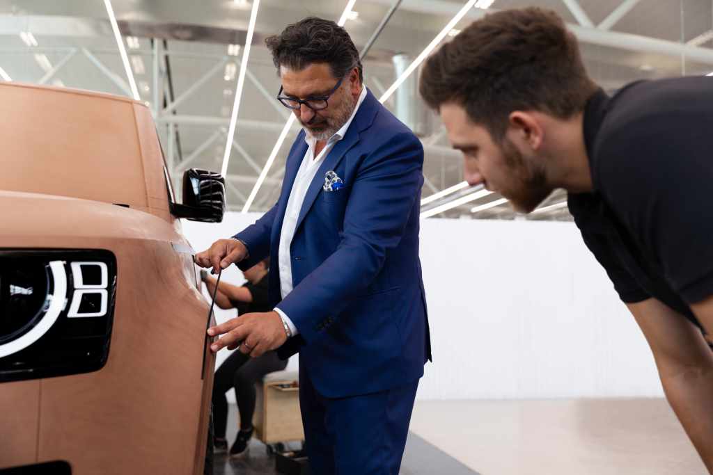 CHARACTERFUL DESIGN: THE NEW LAND ROVER DEFENDER | JLR Media Newsroom