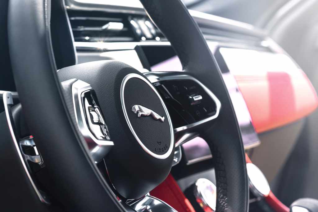 NEW JAGUAR F-PACE – INTERIOR IMAGES | JLR Media Newsroom