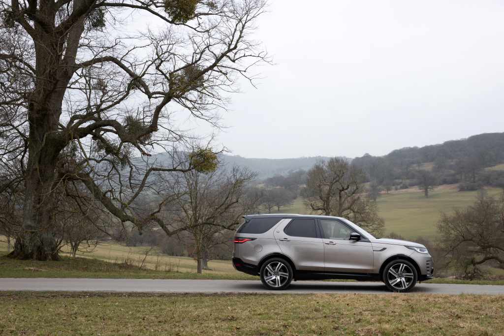 NEW 2021 LAND ROVER DISCOVERY: ENHANCED CONNECTIVITY & MORE COMFORT FOR ...