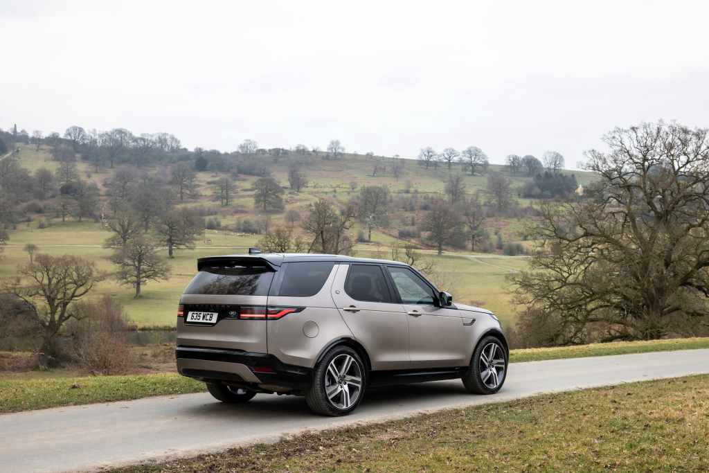 NEW 2021 LAND ROVER DISCOVERY: ENHANCED CONNECTIVITY & MORE COMFORT FOR ...
