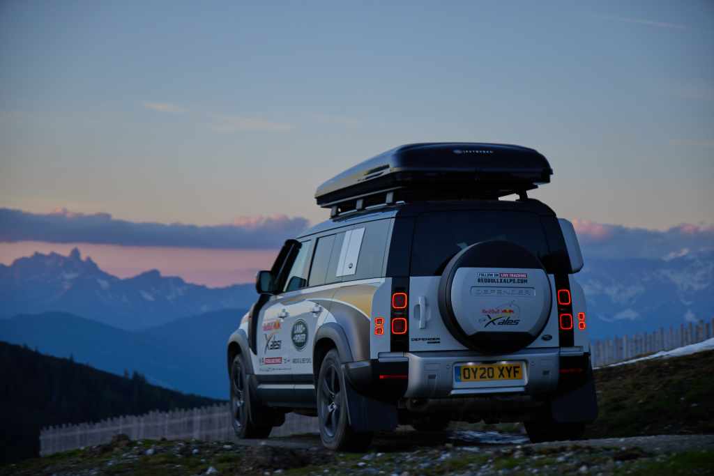 LAND ROVER DEFENDER SUPPORTS THE WORLD’S TOUGHEST ADVENTURE RACE | JLR ...