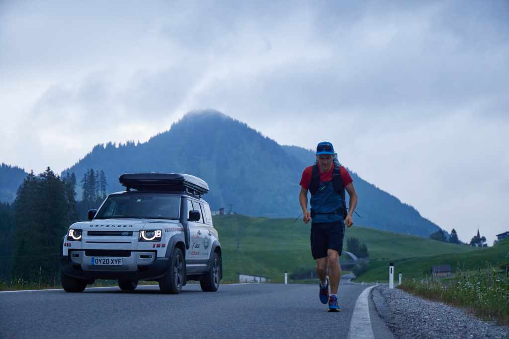 LAND ROVER DEFENDER SUPPORTS THE WORLD’S TOUGHEST ADVENTURE RACE | Land ...