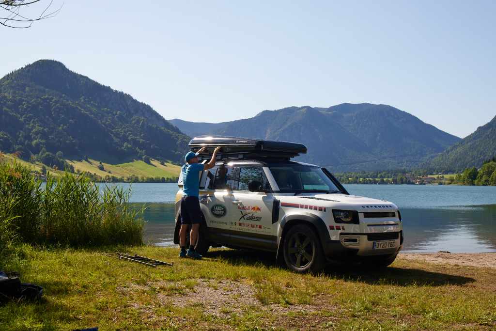 LAND ROVER DEFENDER SUPPORTS THE WORLD’S TOUGHEST ADVENTURE RACE | Land ...