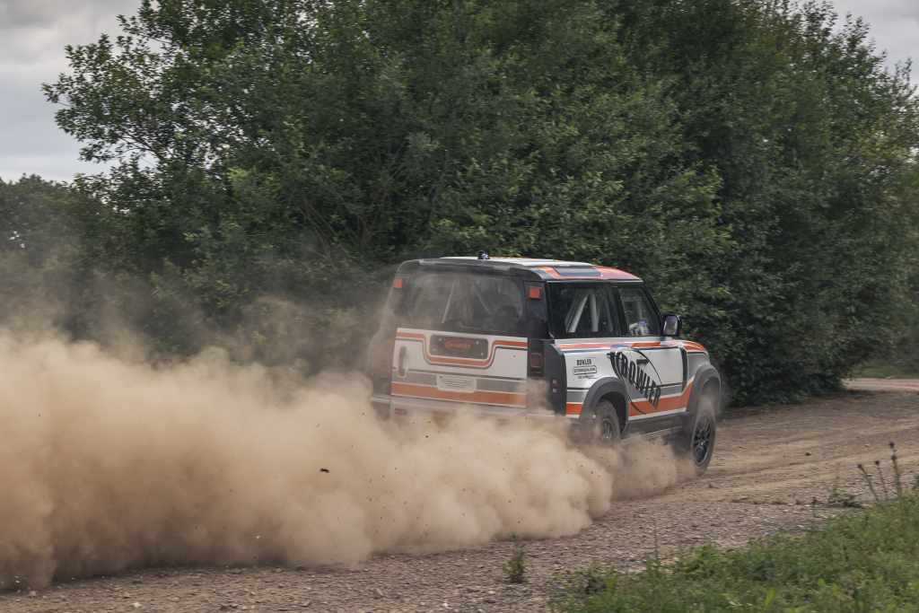 BOWLER DEFENDER CHALLENGE VEHICLE - DRIVING IMAGES | JLR Media Newsroom