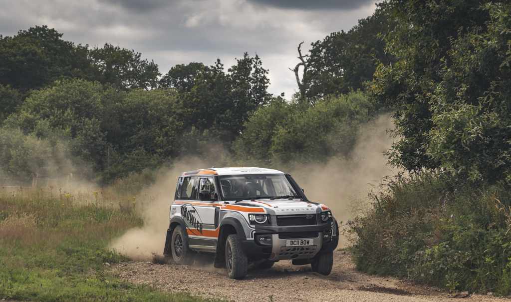 BOWLER DEFENDER CHALLENGE VEHICLE - DRIVING IMAGES | JLR Media Newsroom
