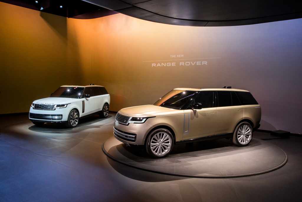 NEW RANGE ROVER WORLD PREMIERE - BREATHTAKING MODERNITY, PEERLESS ...