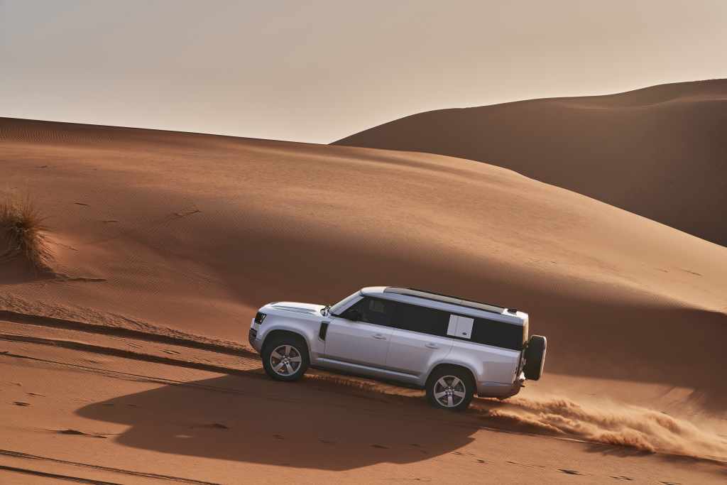 PRESENTAMOS EL NUEVO LAND ROVER DEFENDER 130 | Land Rover Media Newsroom