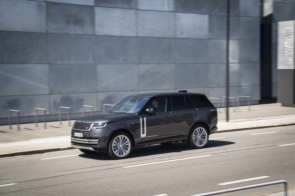 Der neue Range Rover - Charente Grey/First Edition P530 | Land Rover ...