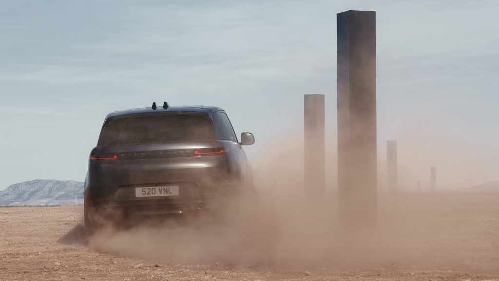 DARK, DRAMATIC AND ASTONISHINGLY DYNAMIC. INTRODUCING… THE RANGE ROVER ...