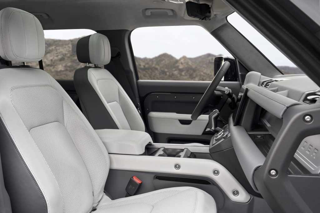 DEFENDER 130 V8 INTERIOR WITH CAPTAIN CHAIRS - IMAGES | Land Rover ...