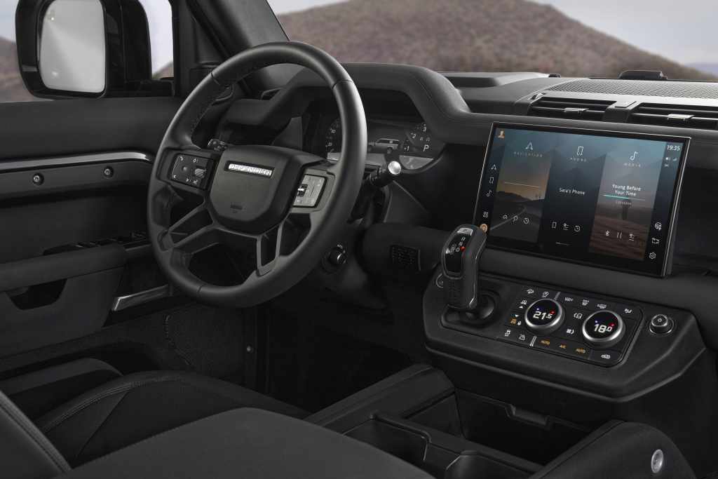 DEFENDER 130 OUTBOUND INTERIOR - IMAGES | Land Rover Media Newsroom