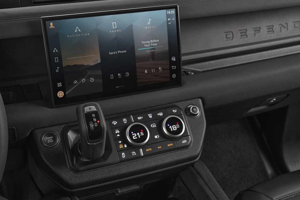 DEFENDER 130 OUTBOUND INTERIOR - IMAGES | Land Rover Media Newsroom