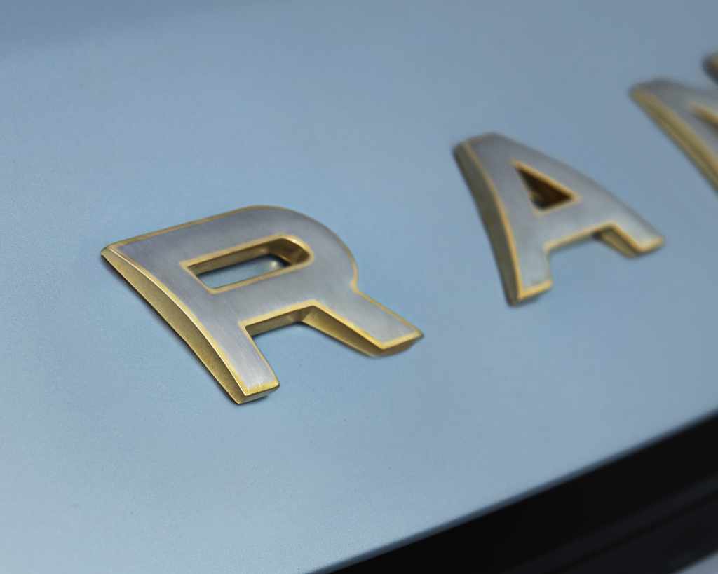 A VISION FOR RANGE ROVER SV BESPOKE: PRESENTING THE RANGE ROVER SV ...