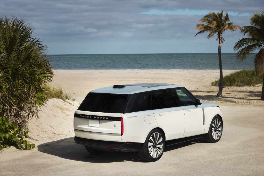 EXKLUSIVES EINZELSTÜCK DES RANGE ROVER SV BESPOKE: DER RANGE ROVER SV ...