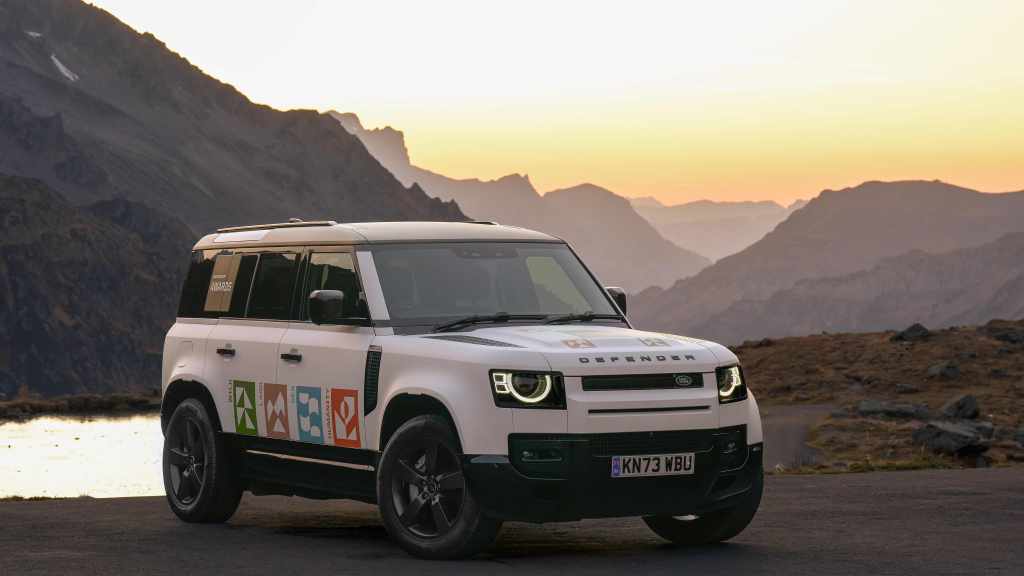 DEFENDER PLEDGES SUPPORT FOR LOCAL CONSERVATION AND HUMANITARIAN HEROES ...