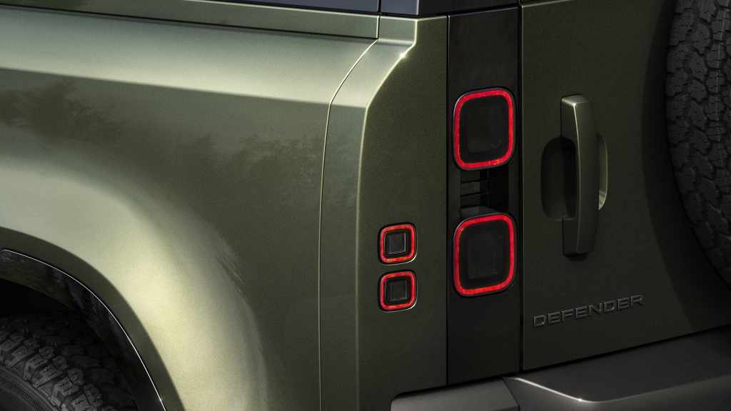 Images - Defender 26MY - Woolstone Green | Land Rover Media Newsroom