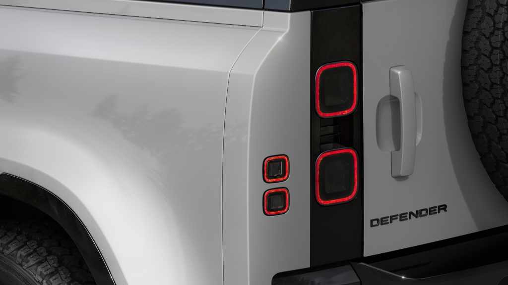 LE NOUVEAU DEFENDER : UN 4X4 ENCORE PLUS EFFICACE, DISTINCTIF ET ...