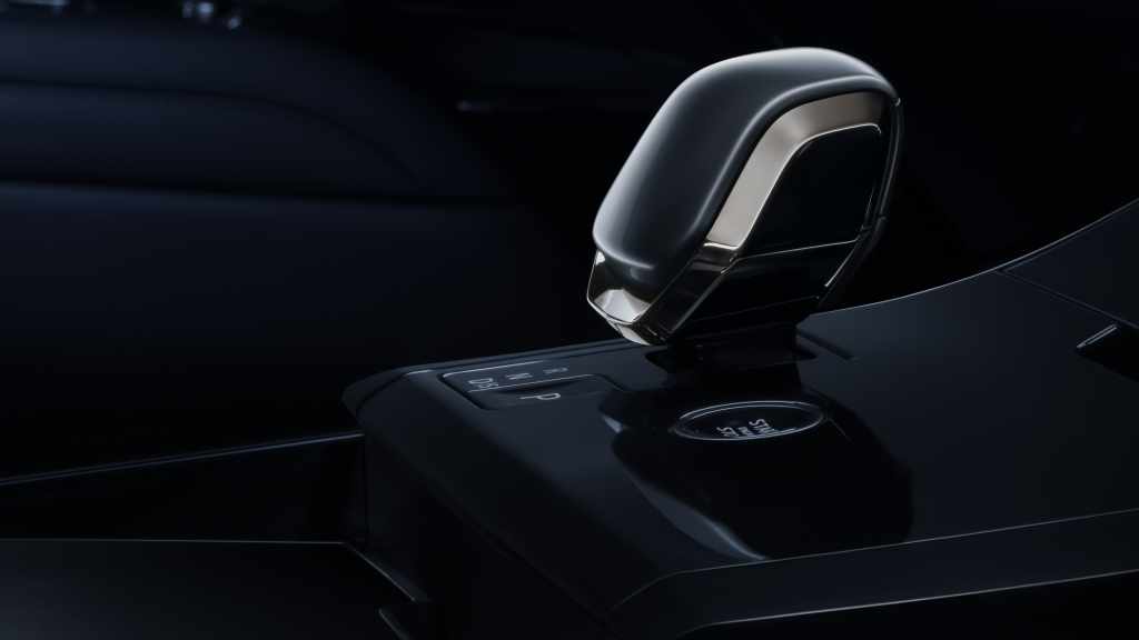 DIPPED IN BLACK: NEW RANGE ROVER SPORT SV BLACK GETS MONOCHROME ...