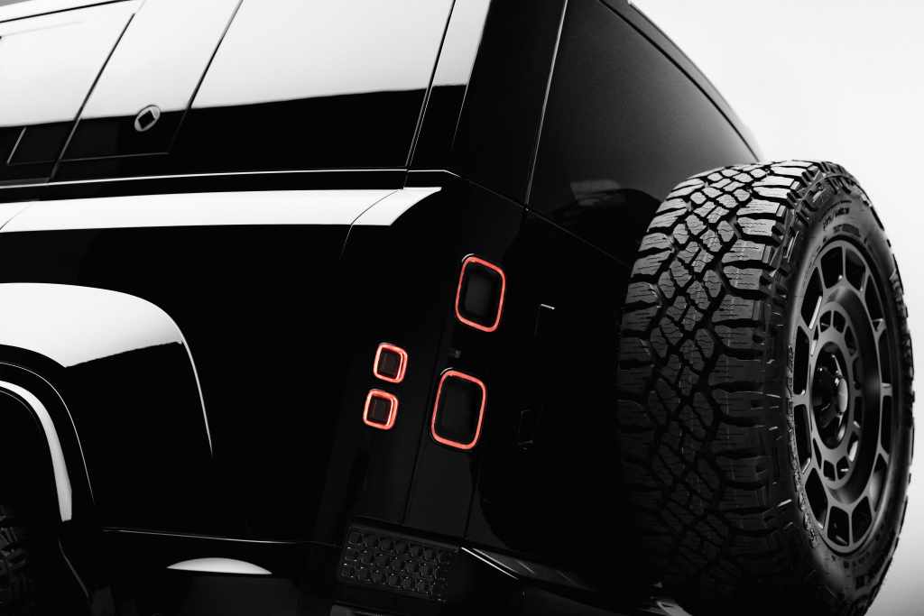 DEFENDER OCTA BLACK: THE TOUGH LUXURY 4X4 ROCK STAR | Land Rover Media ...