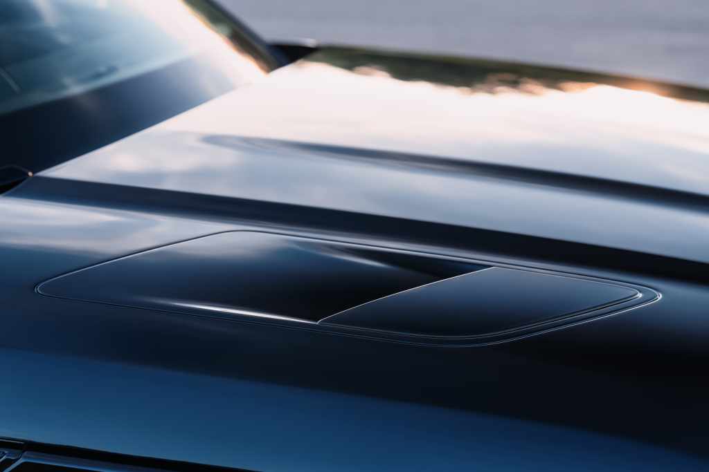 DIPPED IN BLACK: NEW RANGE ROVER SPORT SV BLACK GETS MONOCHROME ...