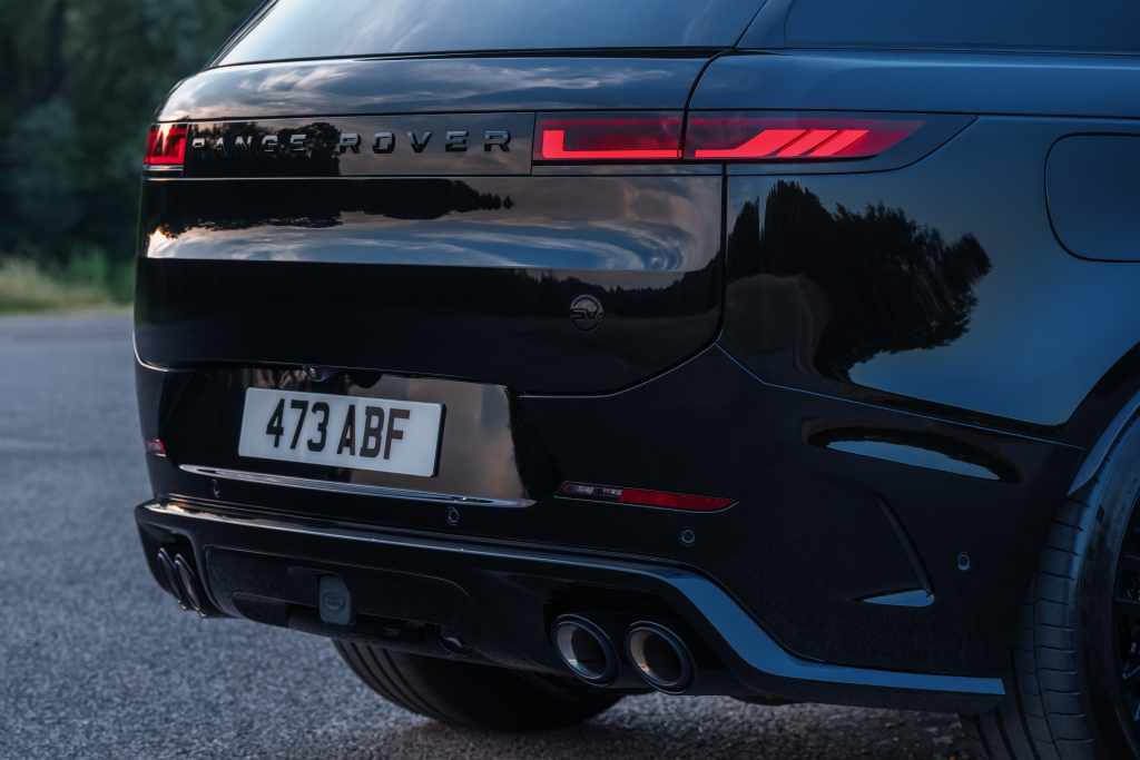 DIPPED IN BLACK: NEW RANGE ROVER SPORT SV BLACK GETS MONOCHROME ...