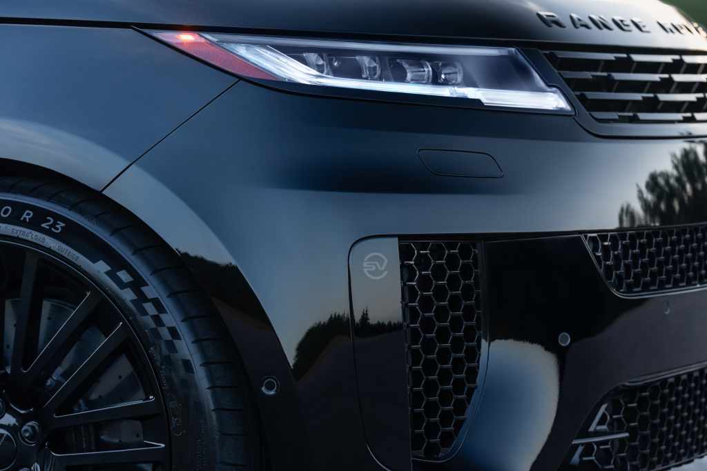 DIPPED IN BLACK: NEW RANGE ROVER SPORT SV BLACK GETS MONOCHROME ...