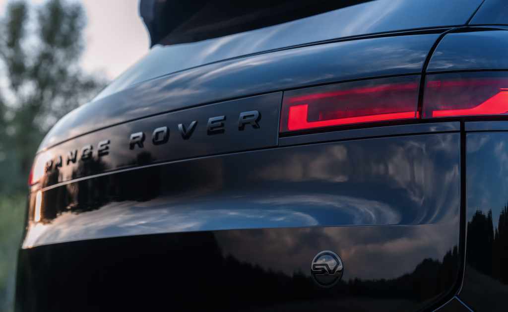 DIPPED IN BLACK: NEW RANGE ROVER SPORT SV BLACK GETS MONOCHROME ...