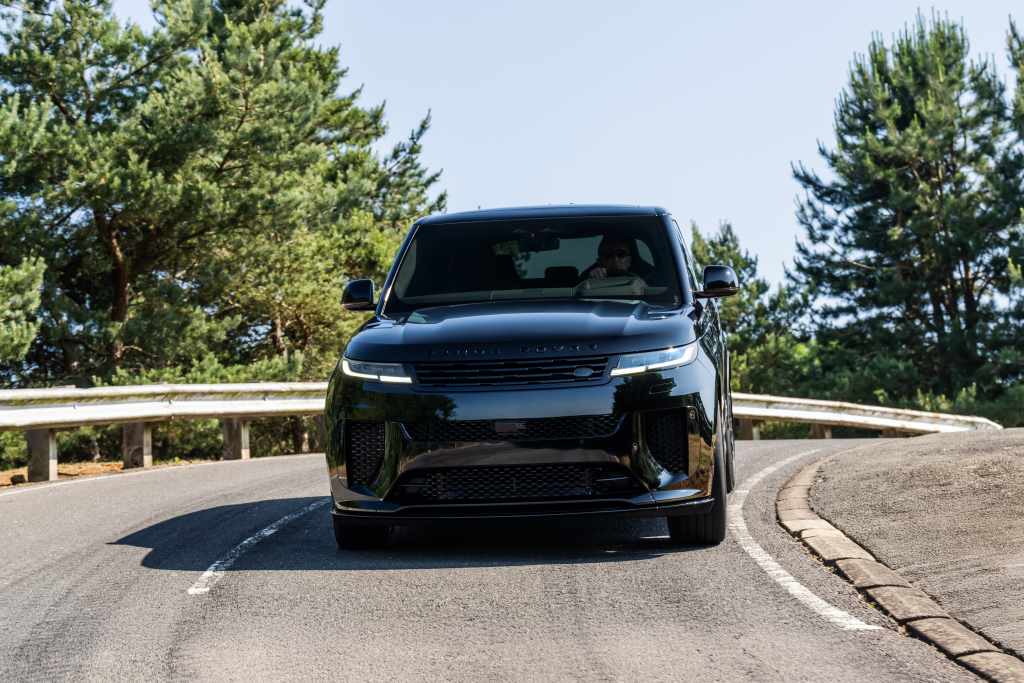 DIPPED IN BLACK: NEW RANGE ROVER SPORT SV BLACK GETS MONOCHROME ...