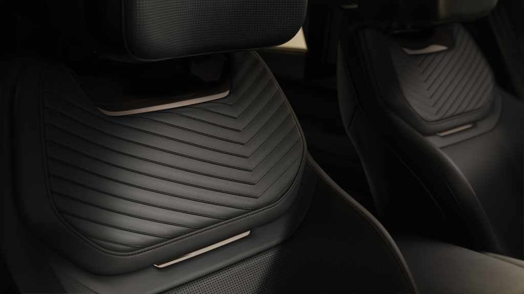 INTRODUCING RANGE ROVER SV BLACK: PIONEERING SENSORY AUDIO AND STRIKING ...