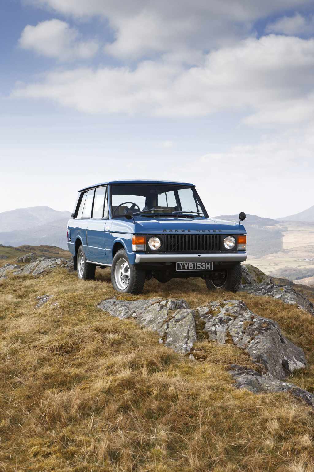 1970 Classic Range Rover (Tuscan Blue) | Land Rover Media Newsroom