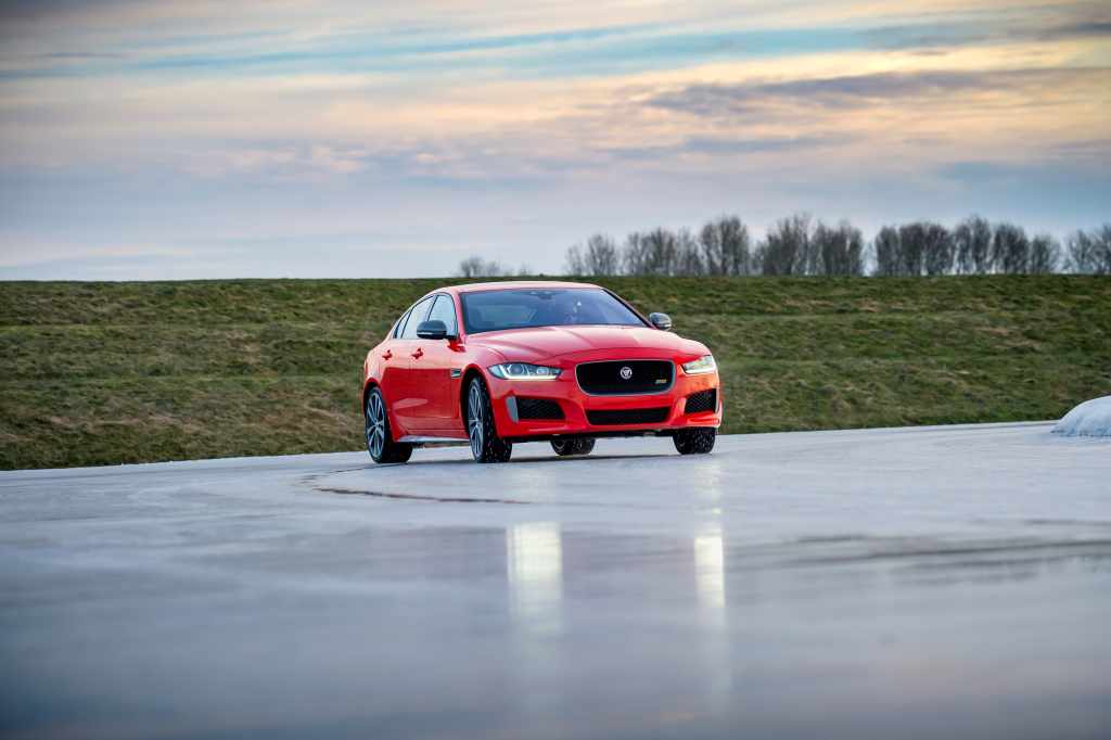 NEW XE 300 SPORT EDITION WINS GRIPPING ICE RACE | Jaguar 2024 Media ...