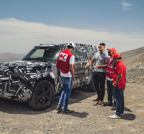 RED CROSS EXPERTS PUSH NEW LAND ROVER DEFENDER PROTOTYPE TO THE LIMIT ...