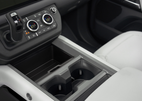 DEFENDER 130 V8 INTERIOR WITH CAPTAIN CHAIRS - IMAGES | Land Rover ...